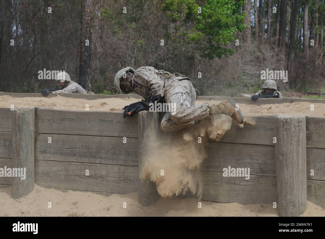 Recruits with Echo Company, 2nd Recruit Training Battalion, are ...