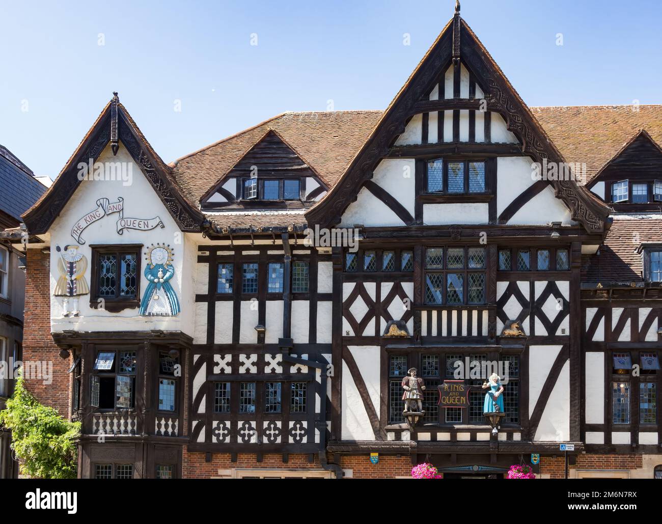 King and queen public house hi-res stock photography and images - Alamy
