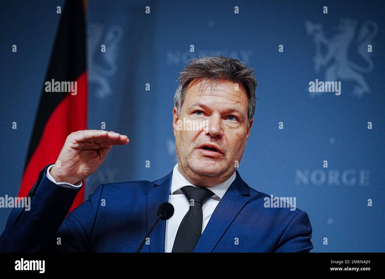 Green hydrogen lettering hi-res stock photography and images - Alamy