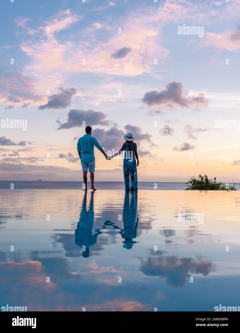 Infinity pool happiness hi-res stock photography and images - Alamy