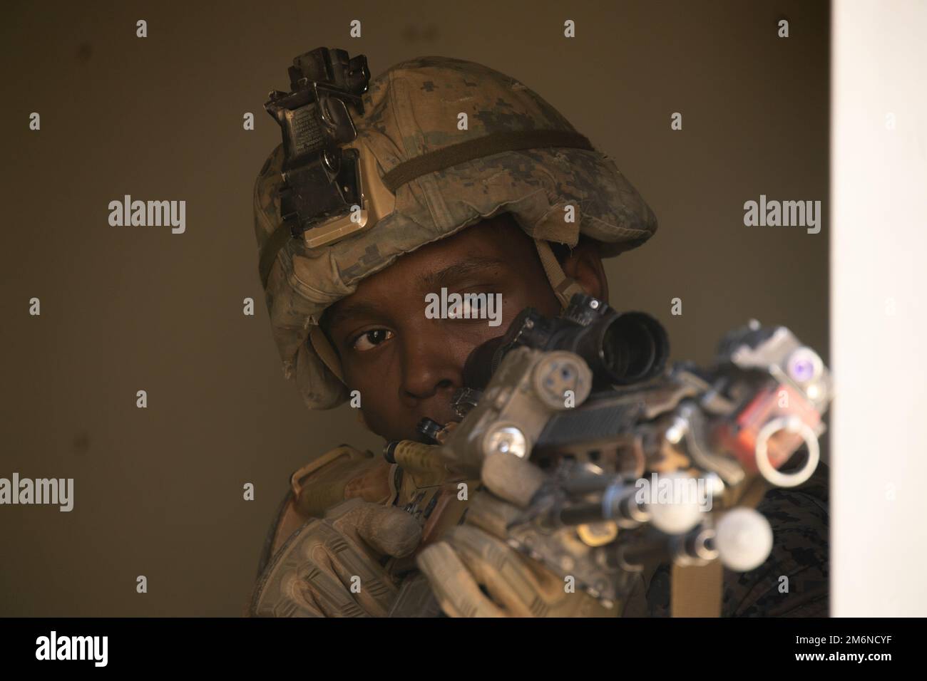 Range 220 hi-res stock photography and images - Alamy