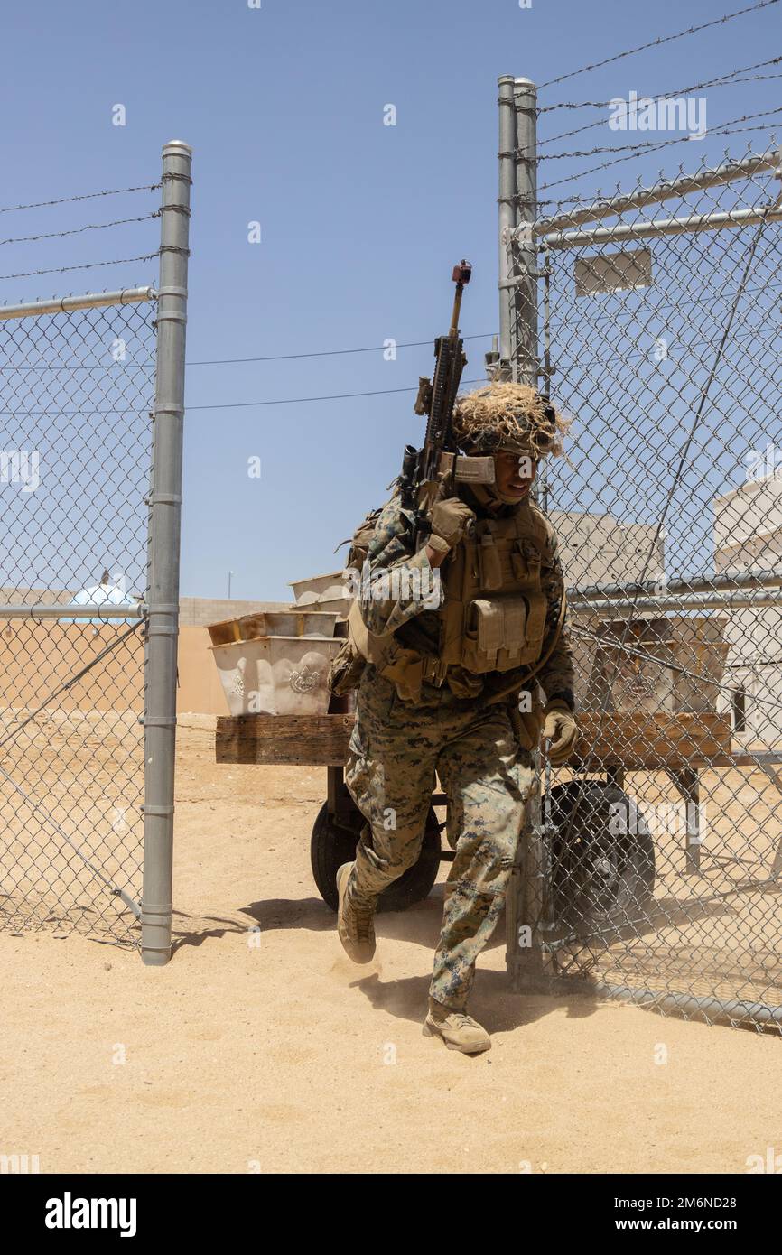 Range 220 hi-res stock photography and images - Alamy