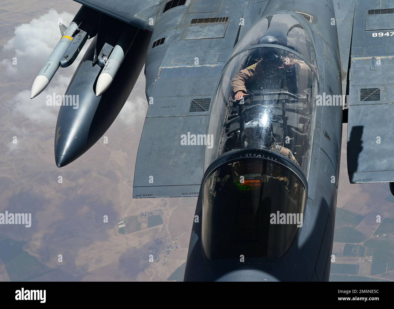 U.S. Air Force F-15E Strike Eagle pilot signs to the KC-135 ...
