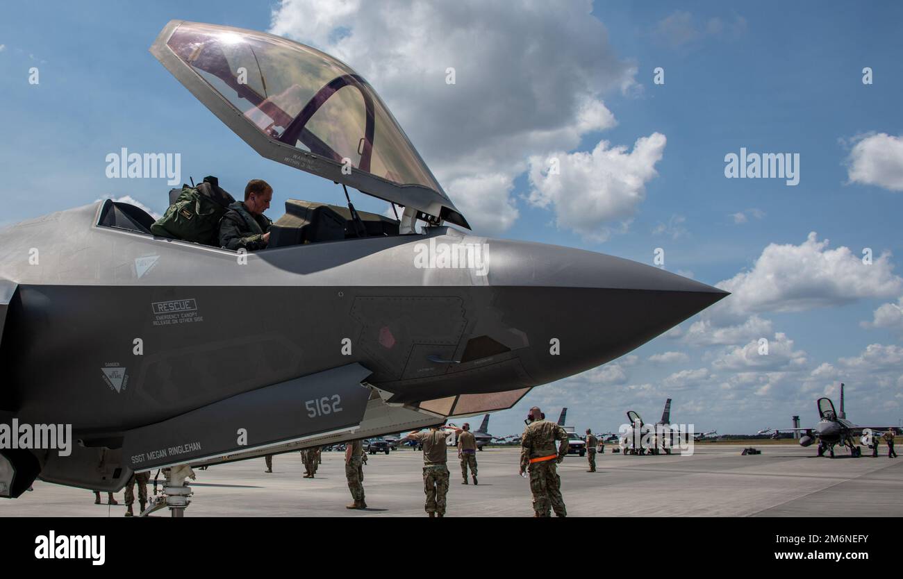 Reservists from the 419th Fighter Wing, Hill Air Force Base, Utah ...