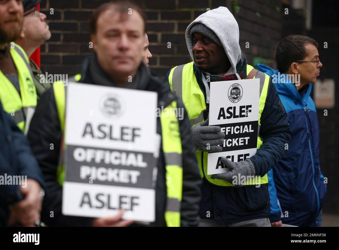 2023 rail strikes hi-res stock photography and images - Alamy