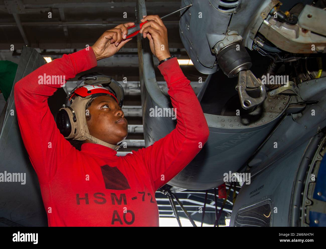 Cartridge hoist hi-res stock photography and images - Alamy