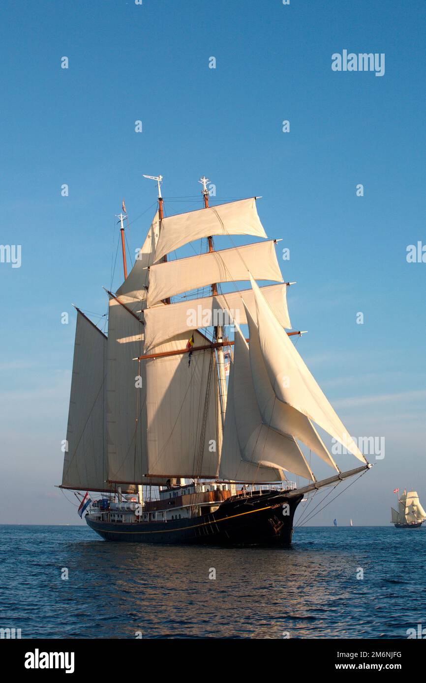 Dutch topsail schooner Gulden Leeuw, race start after Antwerp, 2010 ...