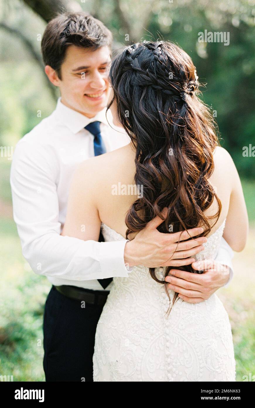 Hands on your back hi-res stock photography and images - Alamy