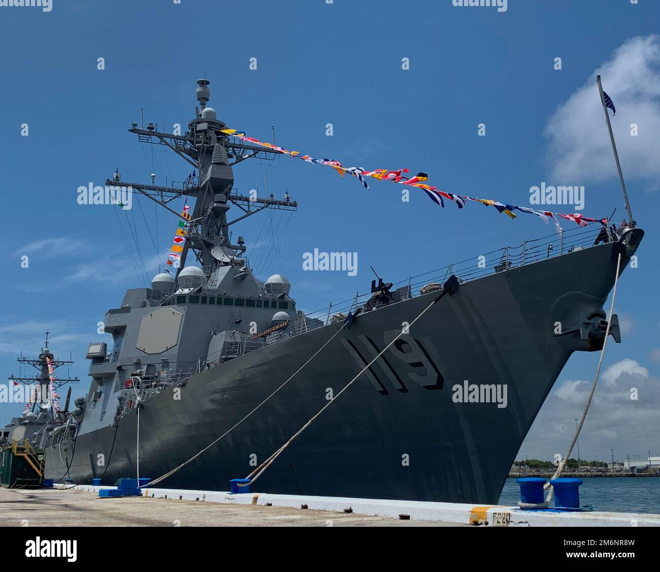 220503-N-UM222-0004 FORT LAUDERDALE, FL. (May 3, 2022)- The Arleigh ...