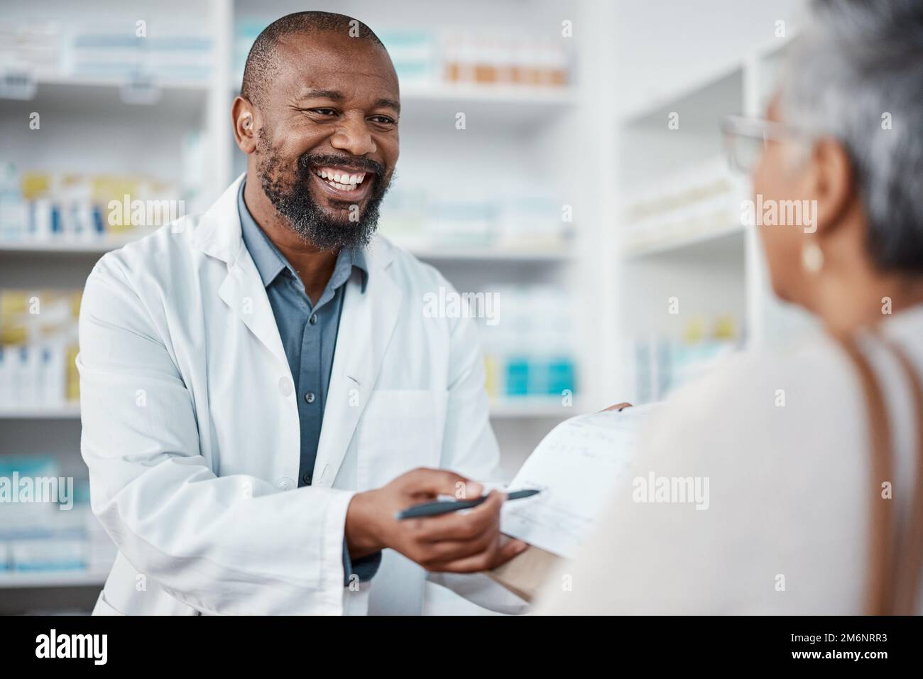 Male chemist hi-res stock photography and images - Alamy