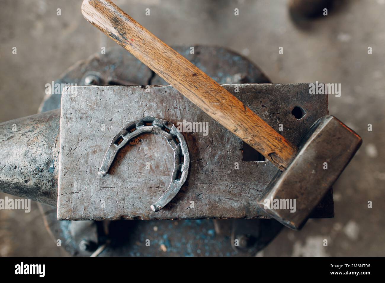 Blacksmiths hammer hi-res stock photography and images - Alamy