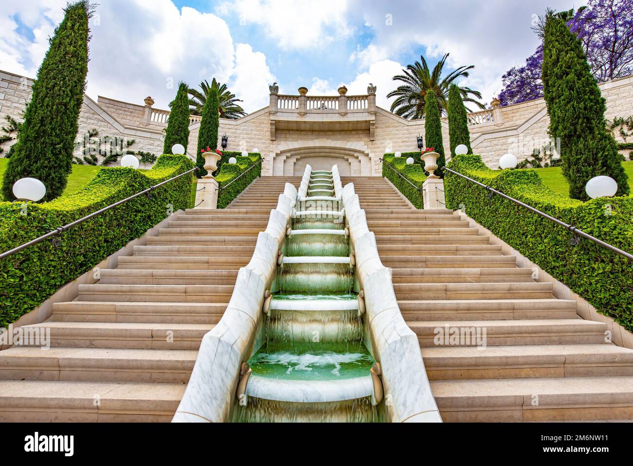 Cascade waterfall fountain Stock Photo - Alamy