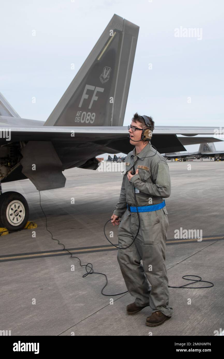 A U.S. Air Force crew chief with the 192nd Fighter Wing, Virginia Air ...