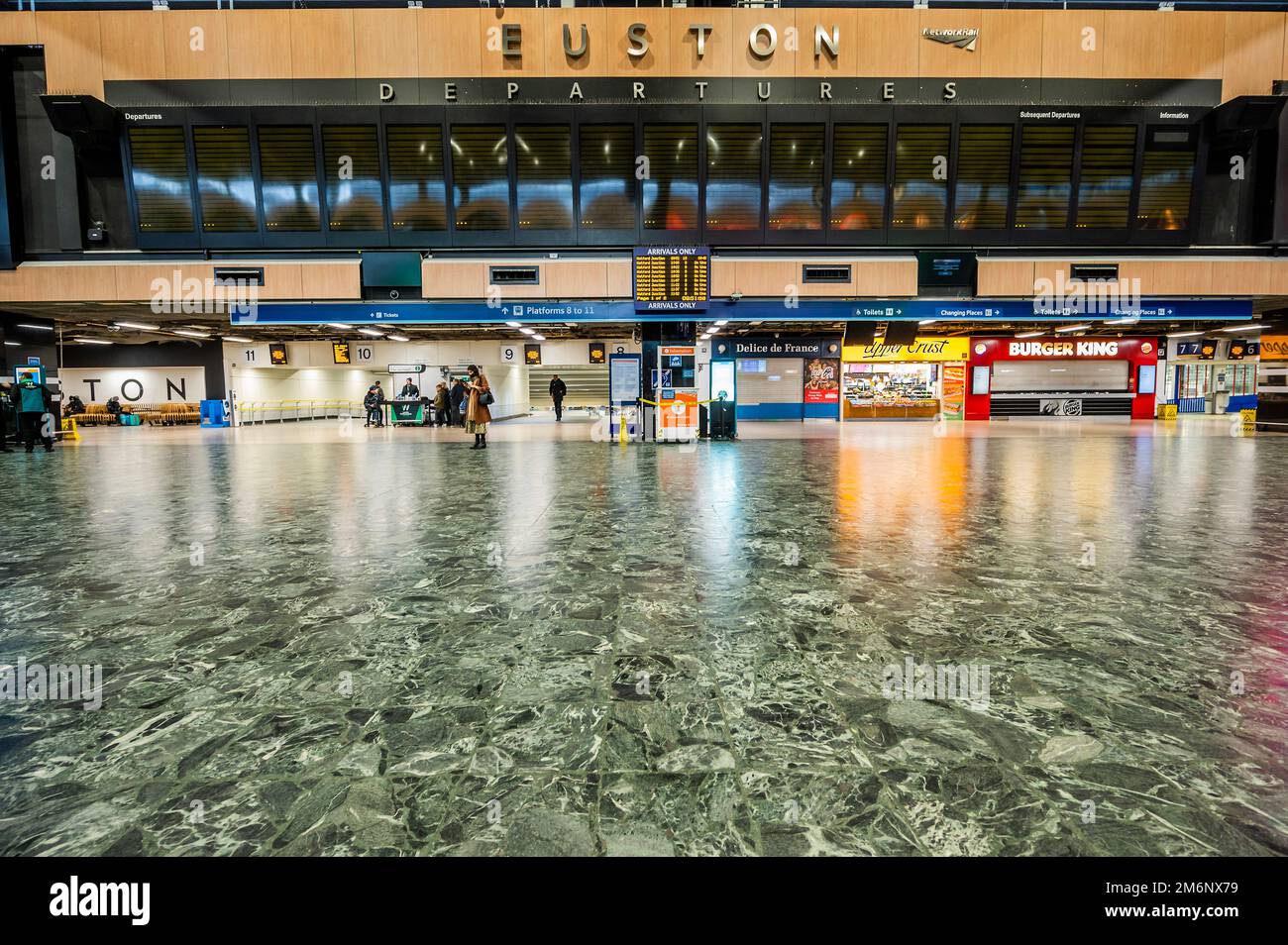 London, UK. 5th Jan, 2023. In Euston the indicator boards are blank ...