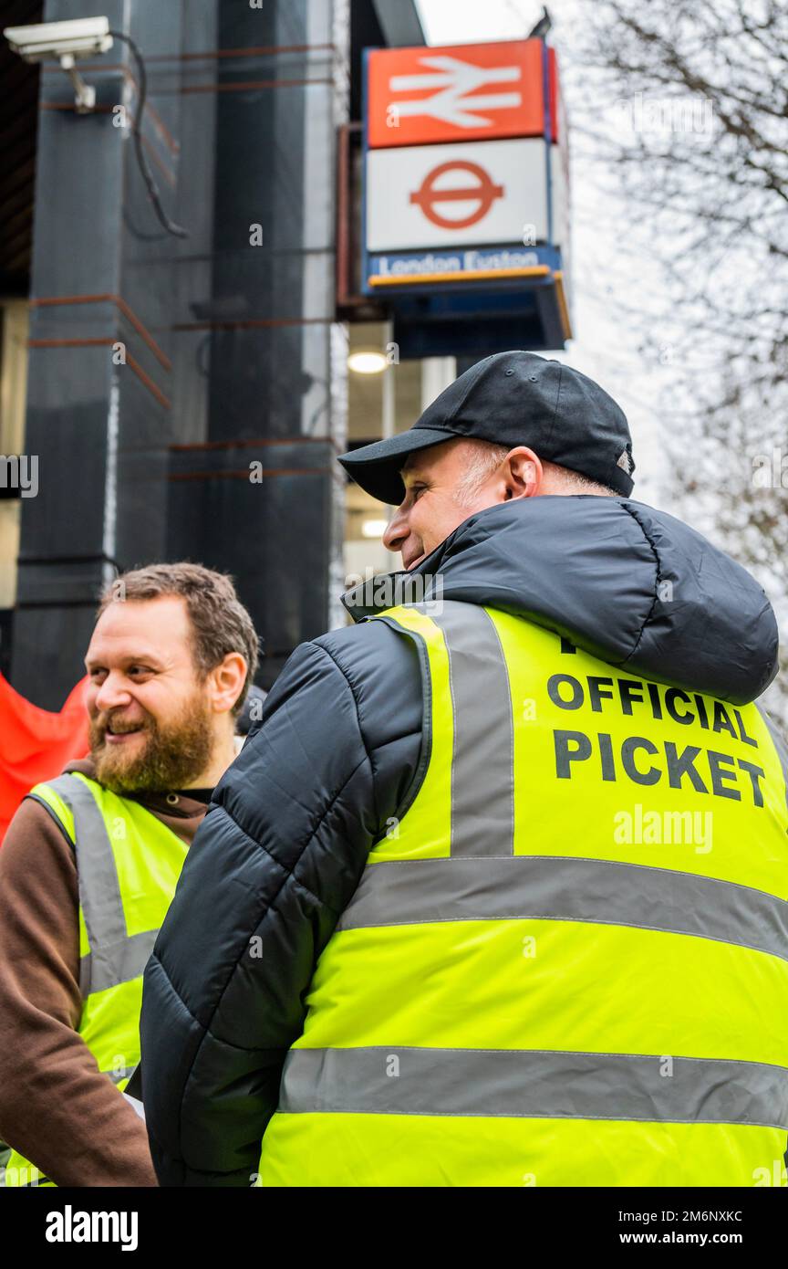 London, UK. 5th Jan, 2023. Mick Whelan, General Secretary of ASLEF ...