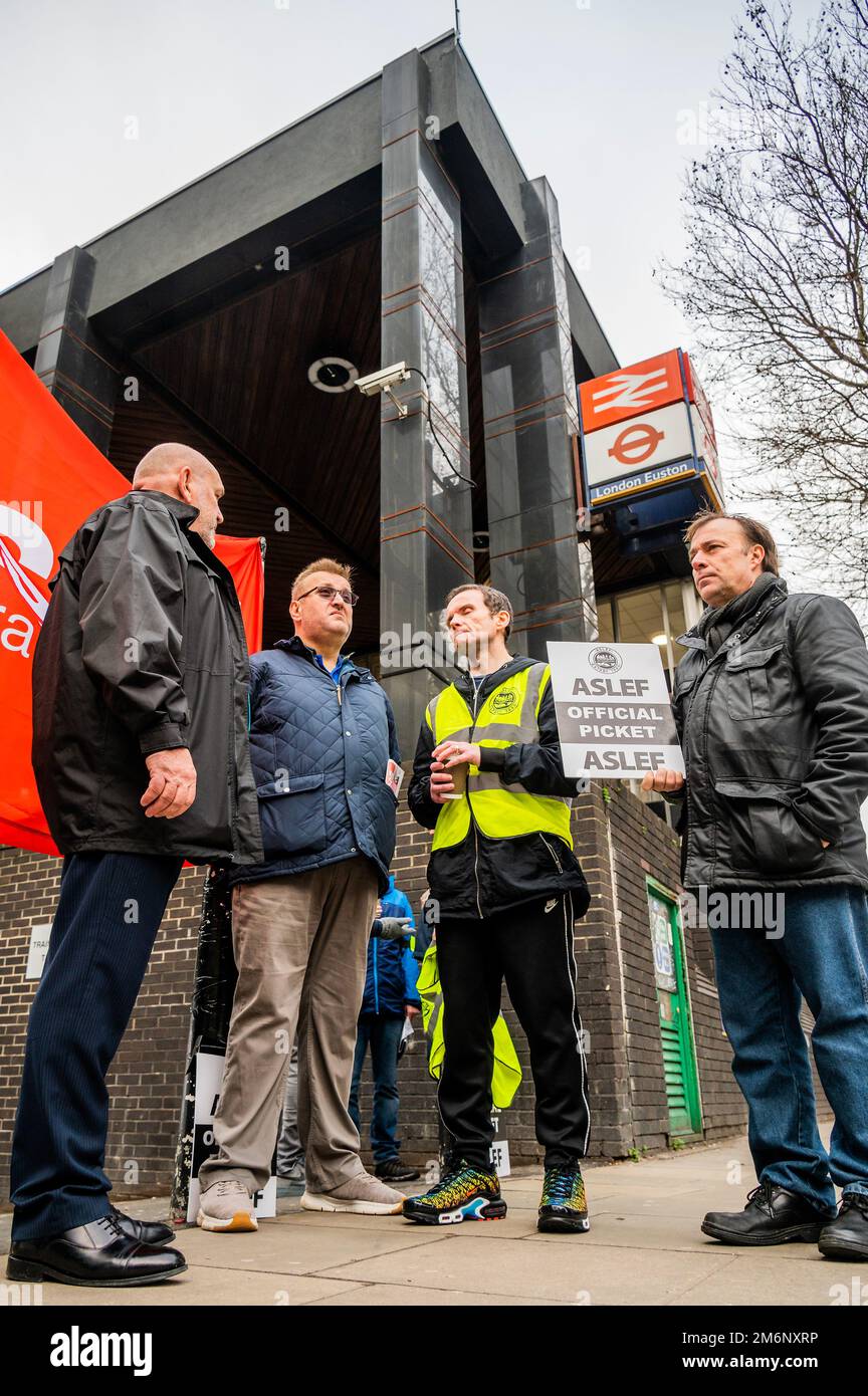 London, UK. 5th Jan, 2023. Mick Whelan, General Secretary of ASLEF ...