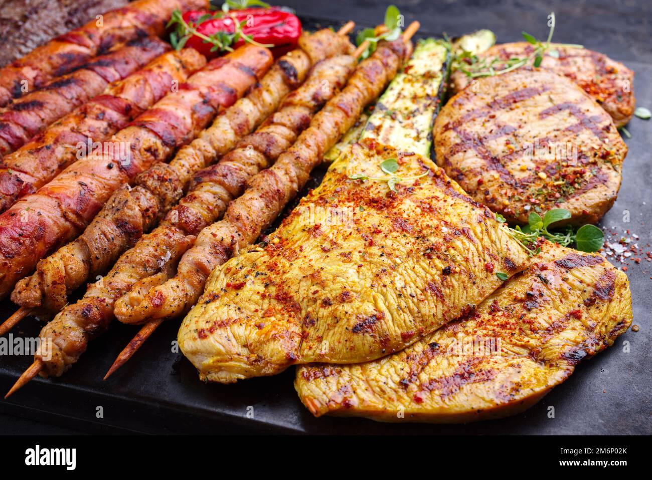 Traditional grill platter with bratwurst Stock Photo - Alamy