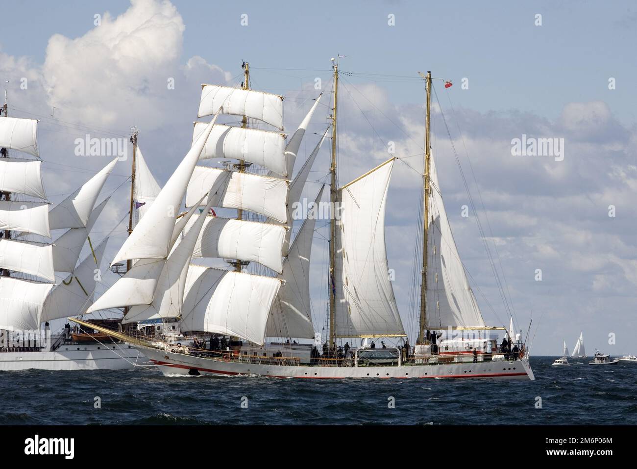 Polish barquentine Iskra, Stockholm race start, 2007 Stock Photo - Alamy