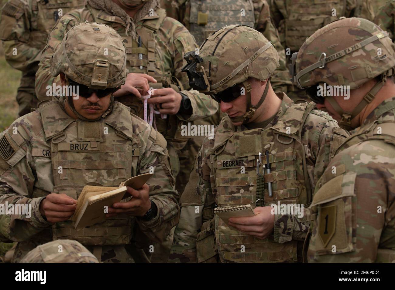 U.S. Army Soldiers assigned to Alpha Company, 1st Engineer Battalion ...