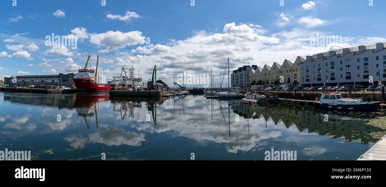 Galway docks hi-res stock photography and images - Alamy