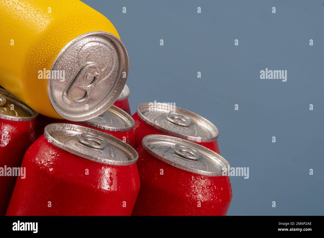 Group of aluminum soda cans, chilled, frozen and with water drops Stock ...