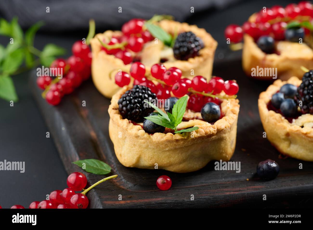 Round mini fruit pie hi-res stock photography and images - Alamy
