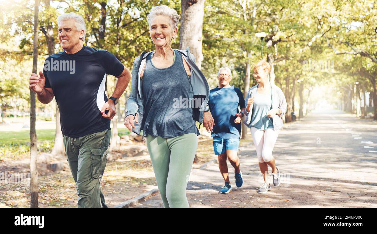 Group park hi-res stock photography and images - Alamy