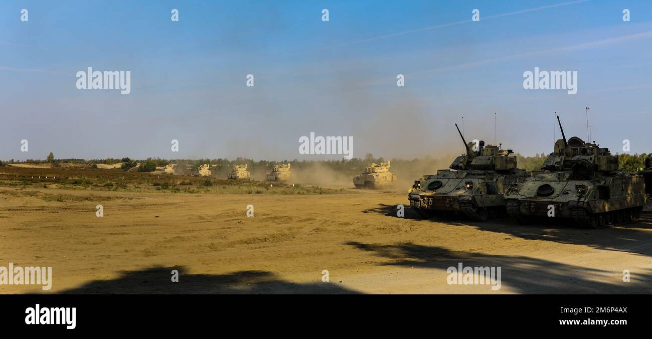 U.S. Soldiers assigned to the 1st Battalion, 8th Infantry Regiment, 3rd ...