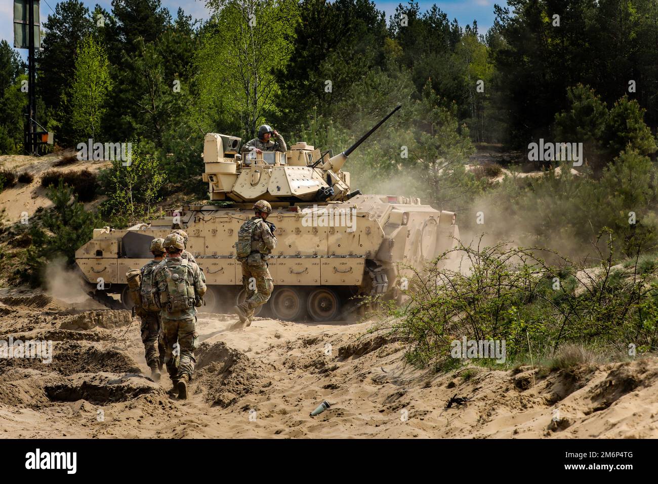 A squad of U.S. Soldiers assigned to the 1st Battalion, 8th Infantry ...