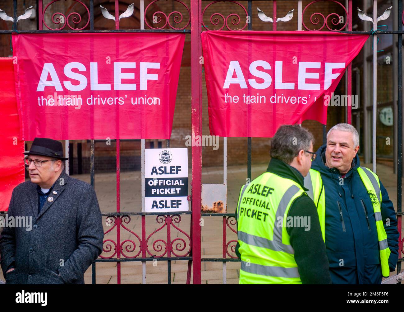 Leicester, UK. 05 January 2023. Official ASLEF picket line as train ...