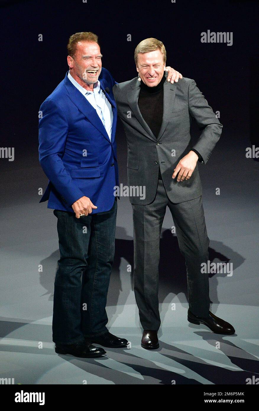 Oliver zipse hi-res stock photography and images - Alamy