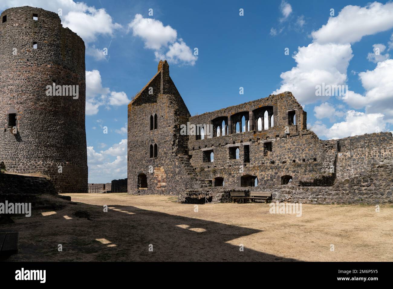 Castle ruin MÃ¼nzenberg in Wetterau, Hesse Stock Photo - Alamy