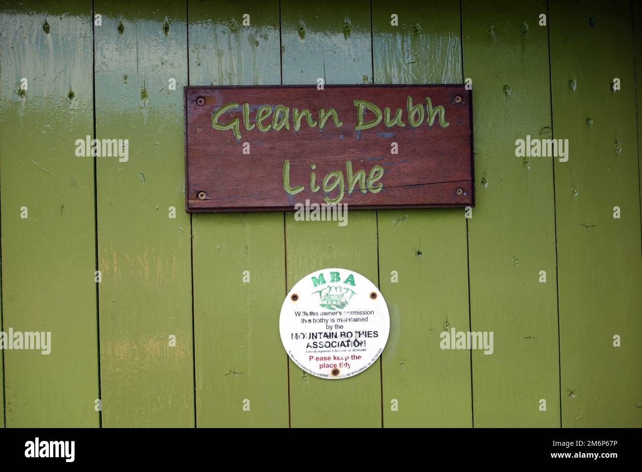 Green Front Door Gleann Dubh Lighe Bothy by Glenfinnan on Route to the ...