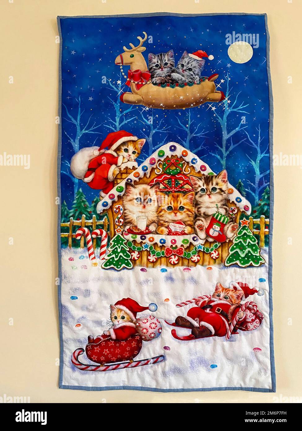 quilted Christmas banner, kittens, gingerbread house, reindeer, playing ...
