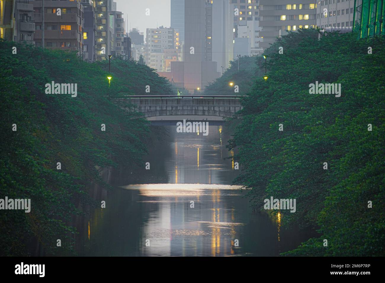 Streets and rivers hi-res stock photography and images - Alamy
