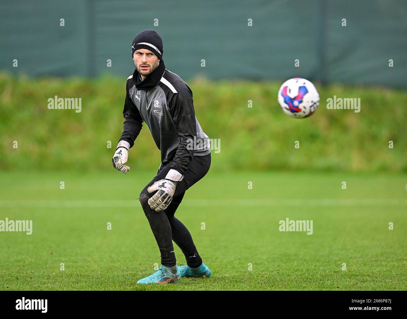Goalkeeper callum burton hi-res stock photography and images - Alamy