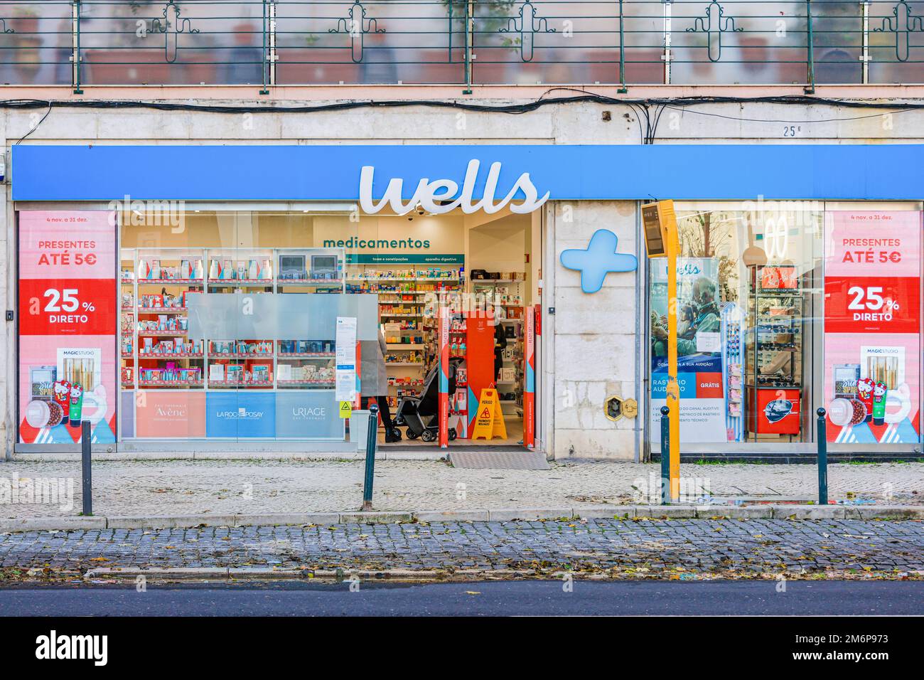 Health and wellness products company hi-res stock photography and ...