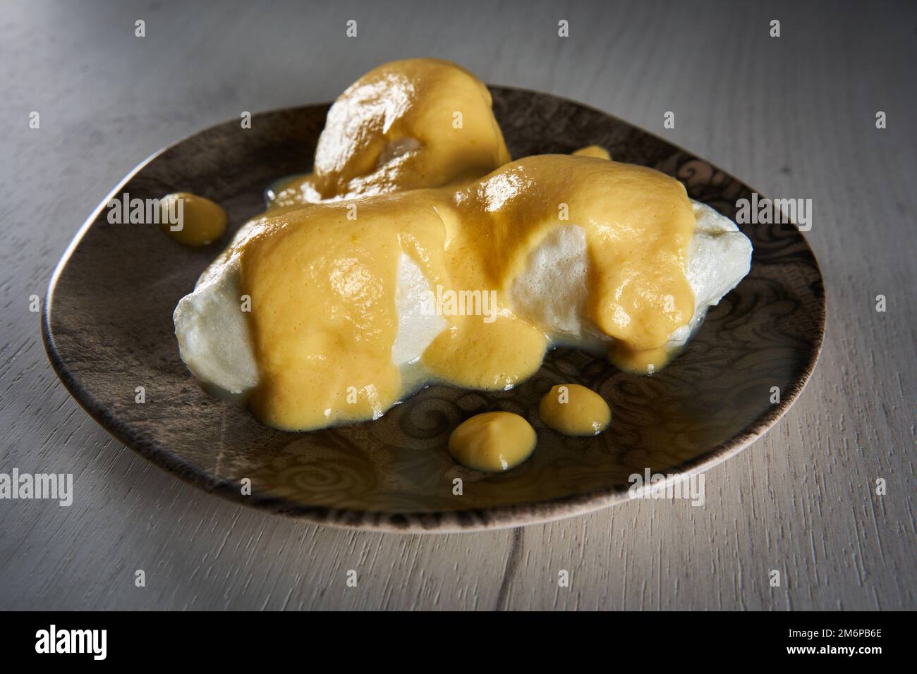 Oeufs à la neige, French dessert, also called Floating Island or Eggs ...