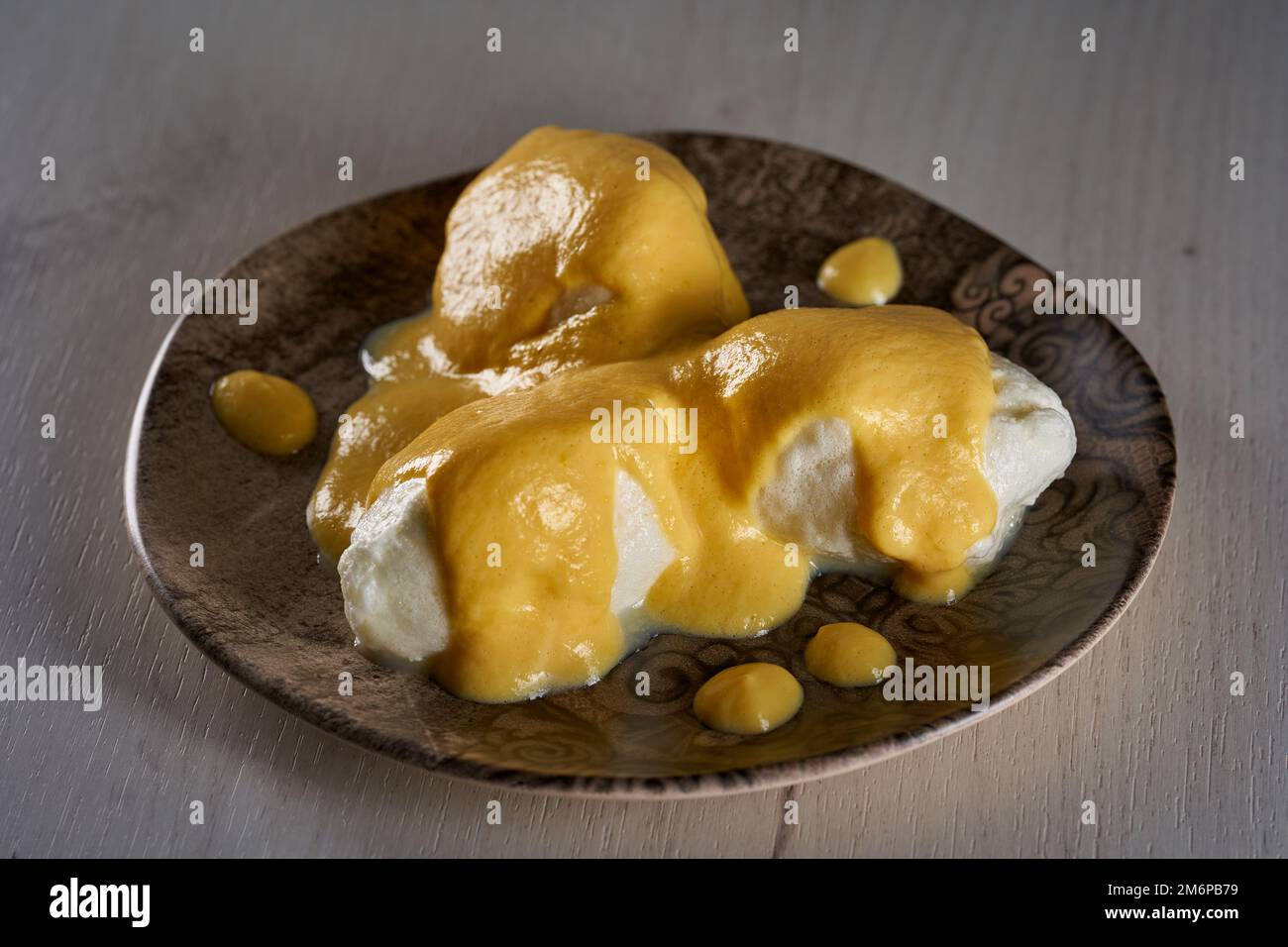 Oeufs à la neige, French dessert, also called Floating Island or Eggs ...