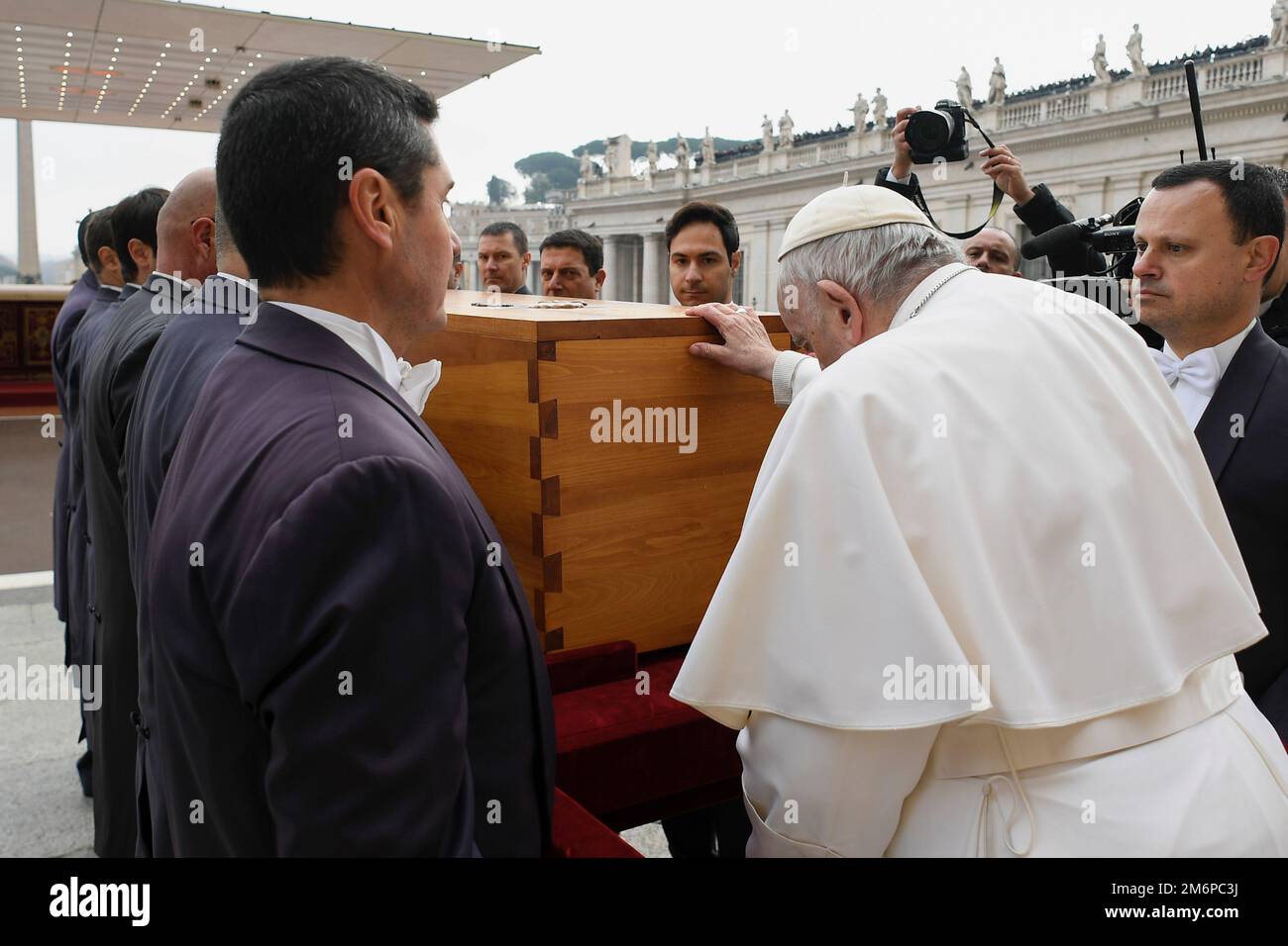 Vatican City, Vatican City. 05th Jan, 2023. Pope Francis places his ...
