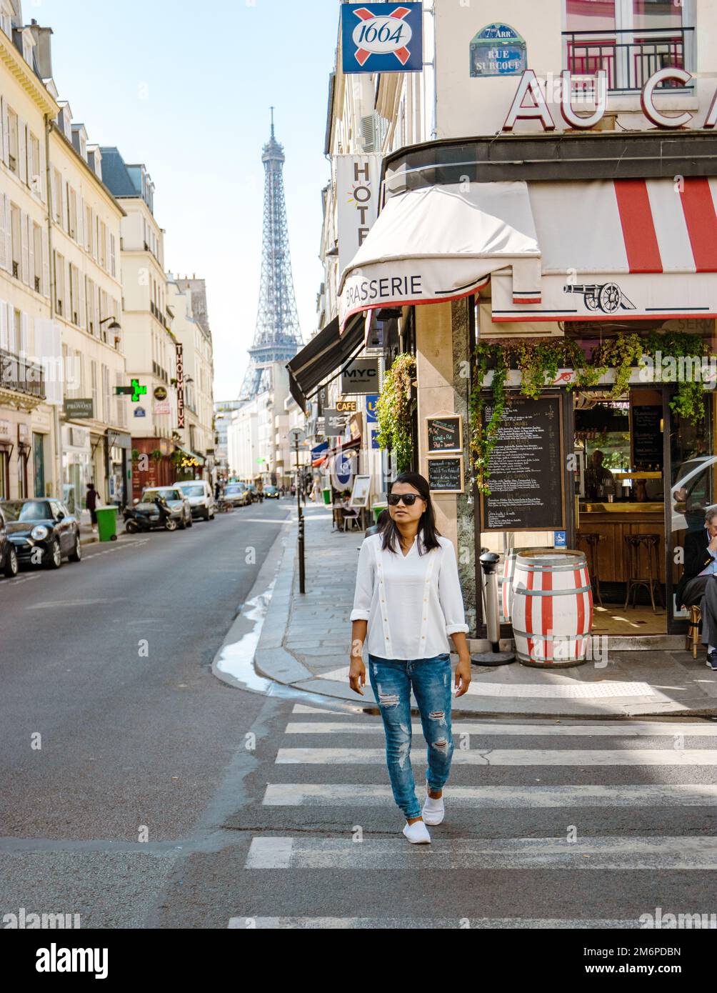 Drinking coffee paris hi-res stock photography and images - Alamy