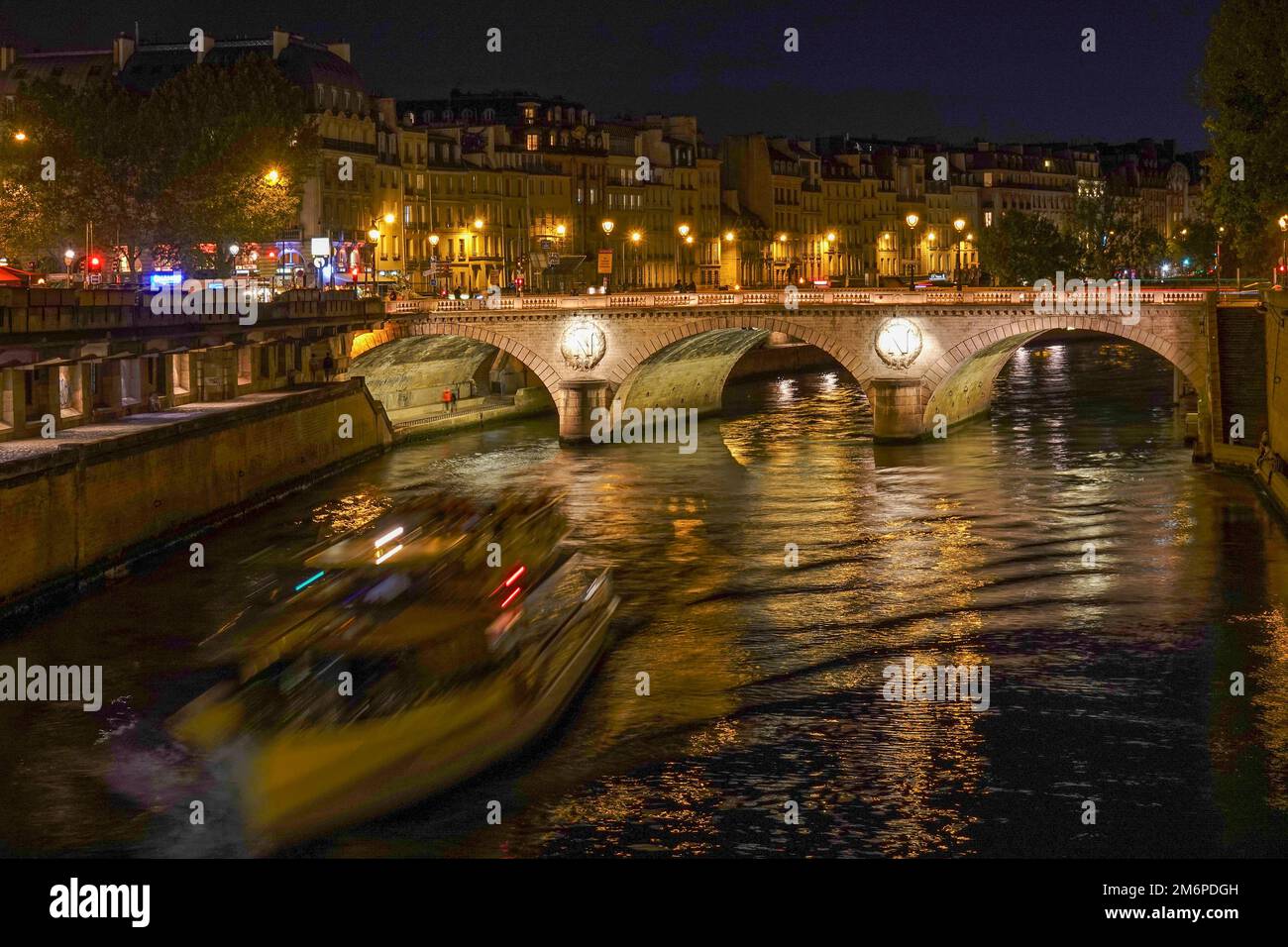 France, Paris, The Pont au Change is a bridge over the Seine River in ...