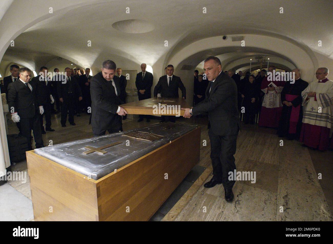 The coffin of Pope Emeritus Benedict XVI is buried in the Vatican ...