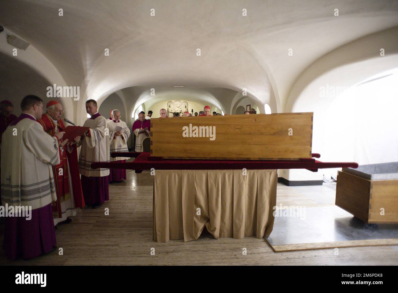 The coffin of Pope Emeritus Benedict XVI is buried in the Vatican ...