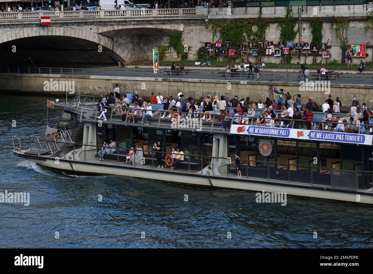 France, Paris, Tourist boats cruising the Seine river. Photo © Fabio ...