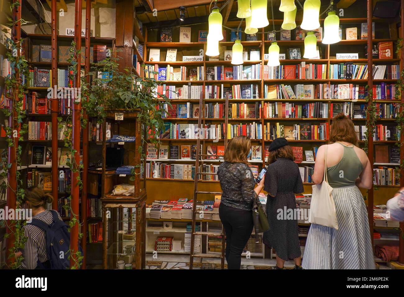 France, Paris, Shakespeare and Company (also known as City Lights ...