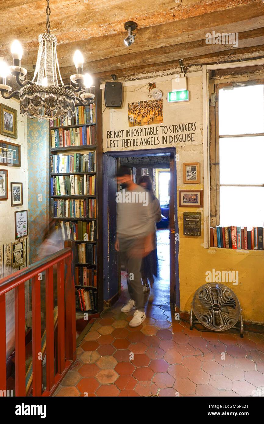 France, Paris, Shakespeare and Company (also known as City Lights ...