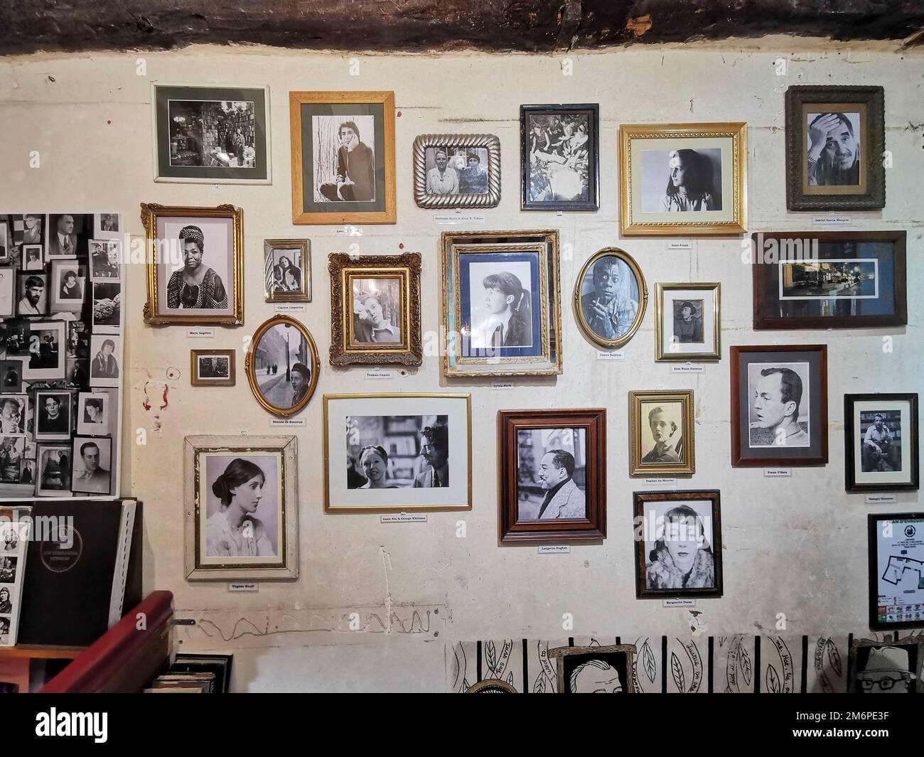 France, Paris, Shakespeare and Company (also known as City Lights ...