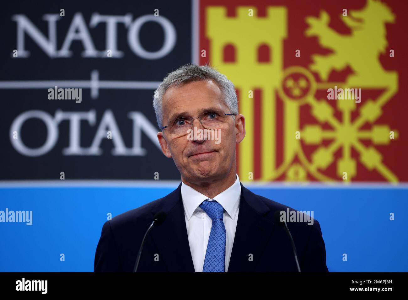 Nato treffen hi-res stock photography and images - Alamy