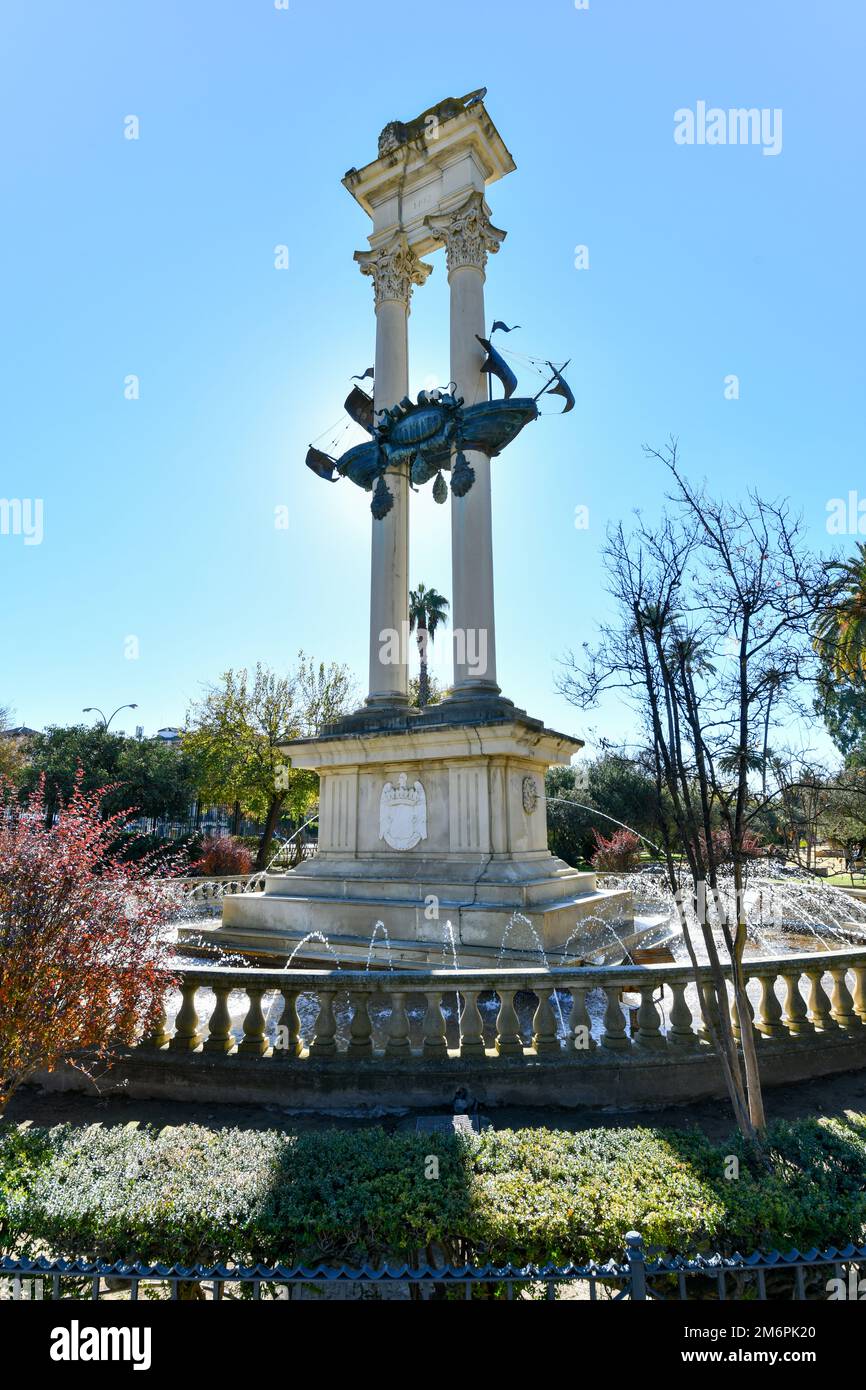 Alcazar seville garden flowers hi-res stock photography and images - Alamy